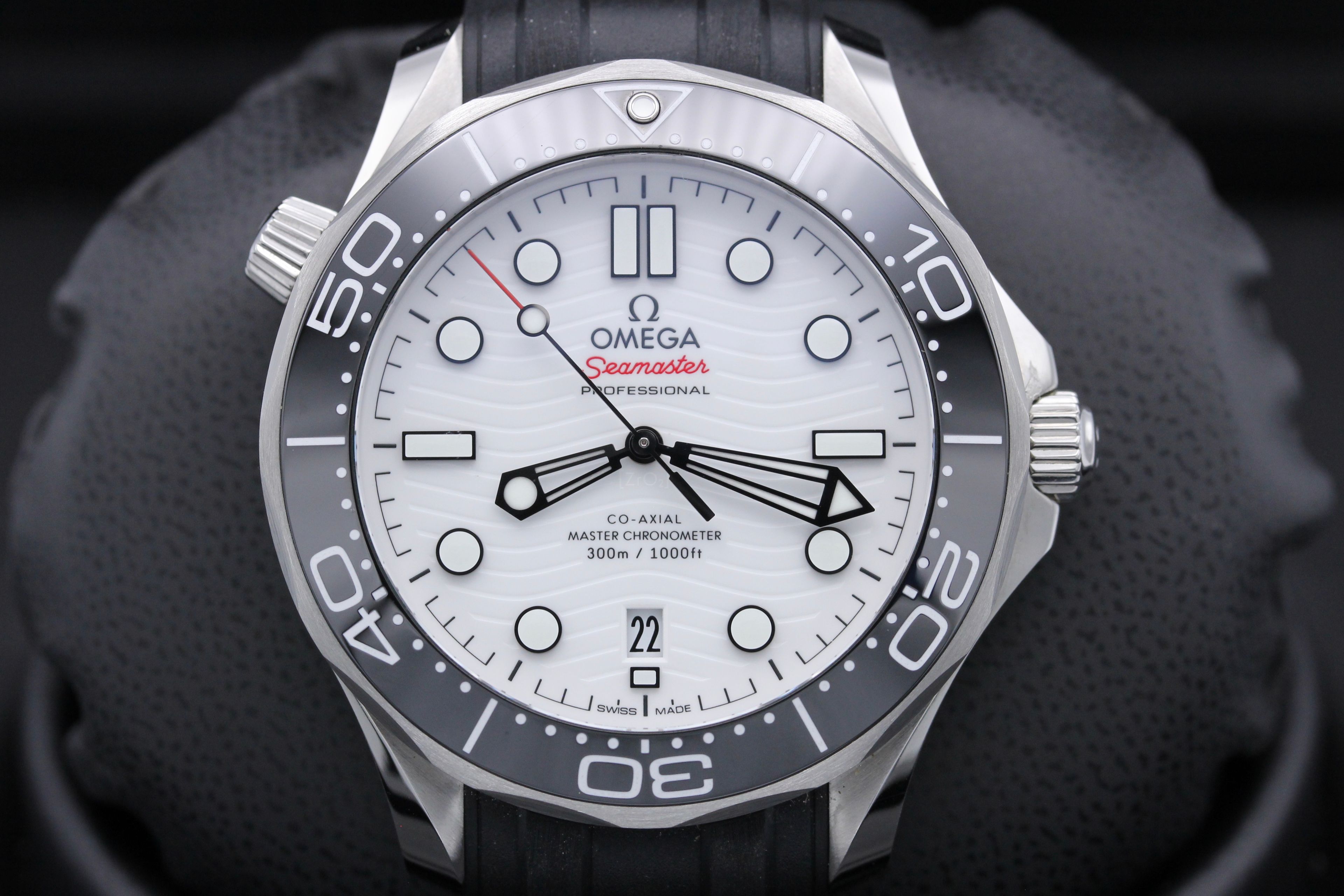 FSOT: Omega Seamaster 300 - White Wave Dial - Stainless - Rubber Strap ...