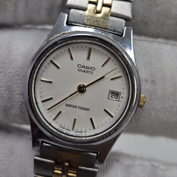 Vintage Casio 392 LQ -576 Ladies Stainless Steel Wristwatch Two-Tone ...