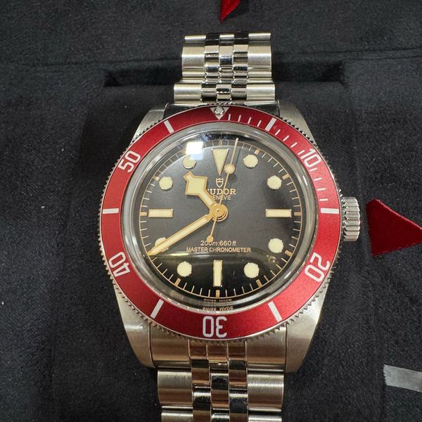 Tudor Metas Red | WatchCharts Marketplace