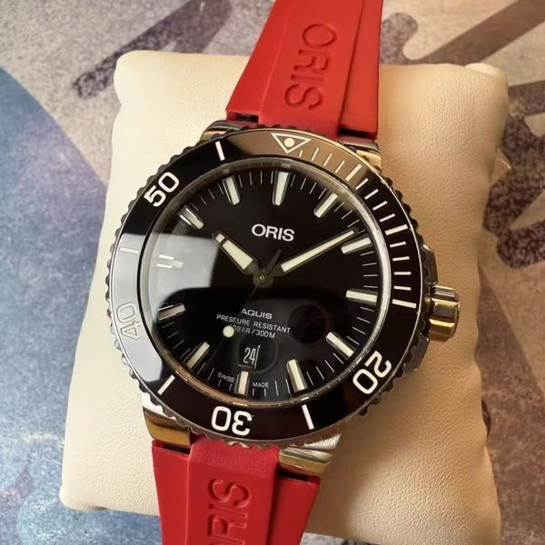 Oris / Quartz movement / 300m water resistance / Women’s watch / Black ...