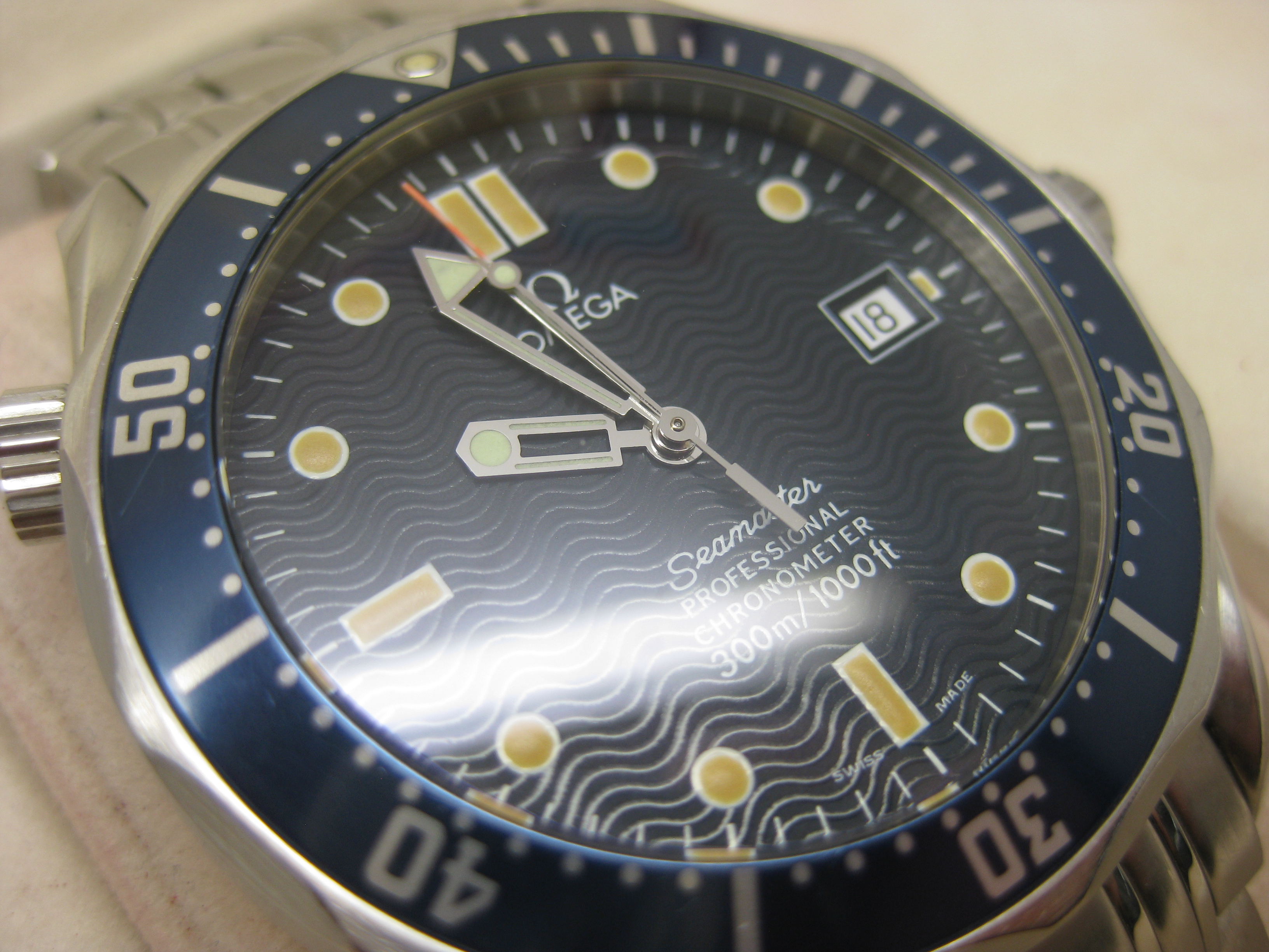 FS Omega 2531.80 Auto Full-sized Bond blue wave dial / Omega Box ...
