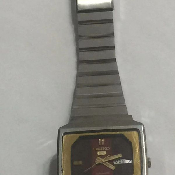 Seiko 5 clean Swiss tri-color dial all original runs, mechanic ...