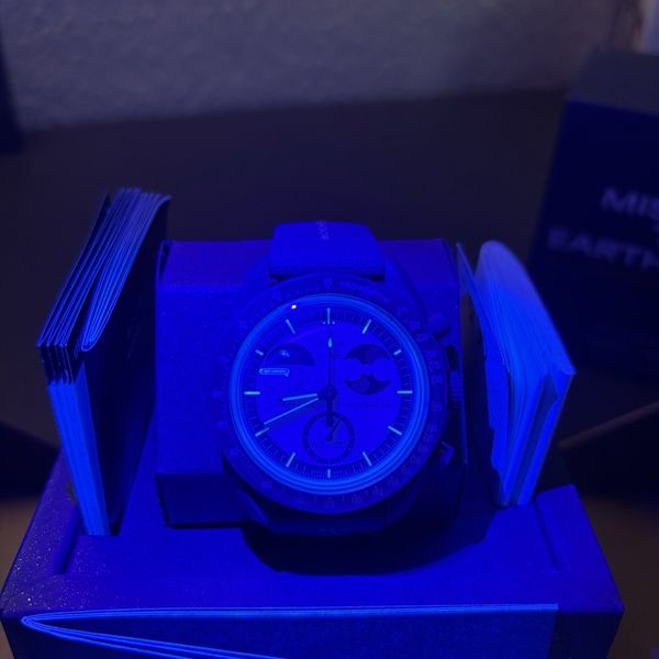 Swatch X OmÃ©ga Mission To Earthphase Moonshine Gold Pop Corn ...