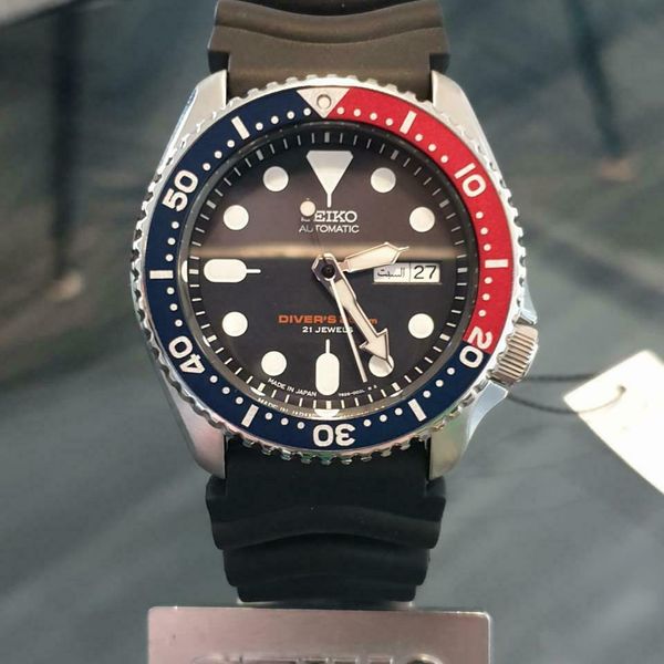 Seiko SKX009J1 Brand new, all original - Discontinued | WatchCharts