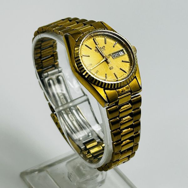 Seiko SQ Watch Women 3E23-0A60 Quartz 22mm Gold Tone Day Date New Battery | WatchCharts Marketplace