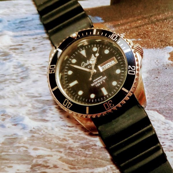 Elgin Galaxie classic collector's vintage diver watch | WatchCharts ...