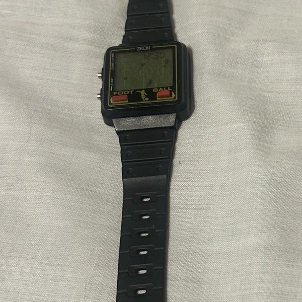 VINTAGE ZEON FOOT BALL WATCH 1987 WORKING ( SOLD AS SPARES OR REPAIRS ...