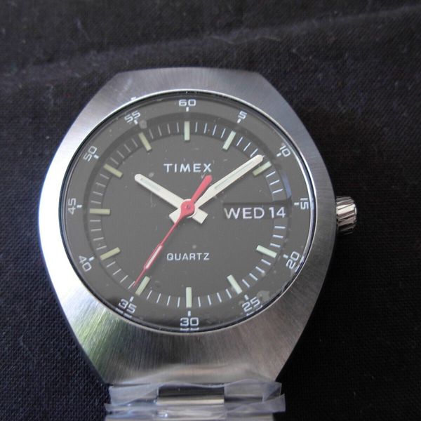 Timex all stainless day/date salesman sample/display watch with band ...