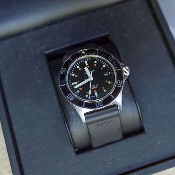 Glycine Combat Sub '11 | WatchCharts Marketplace