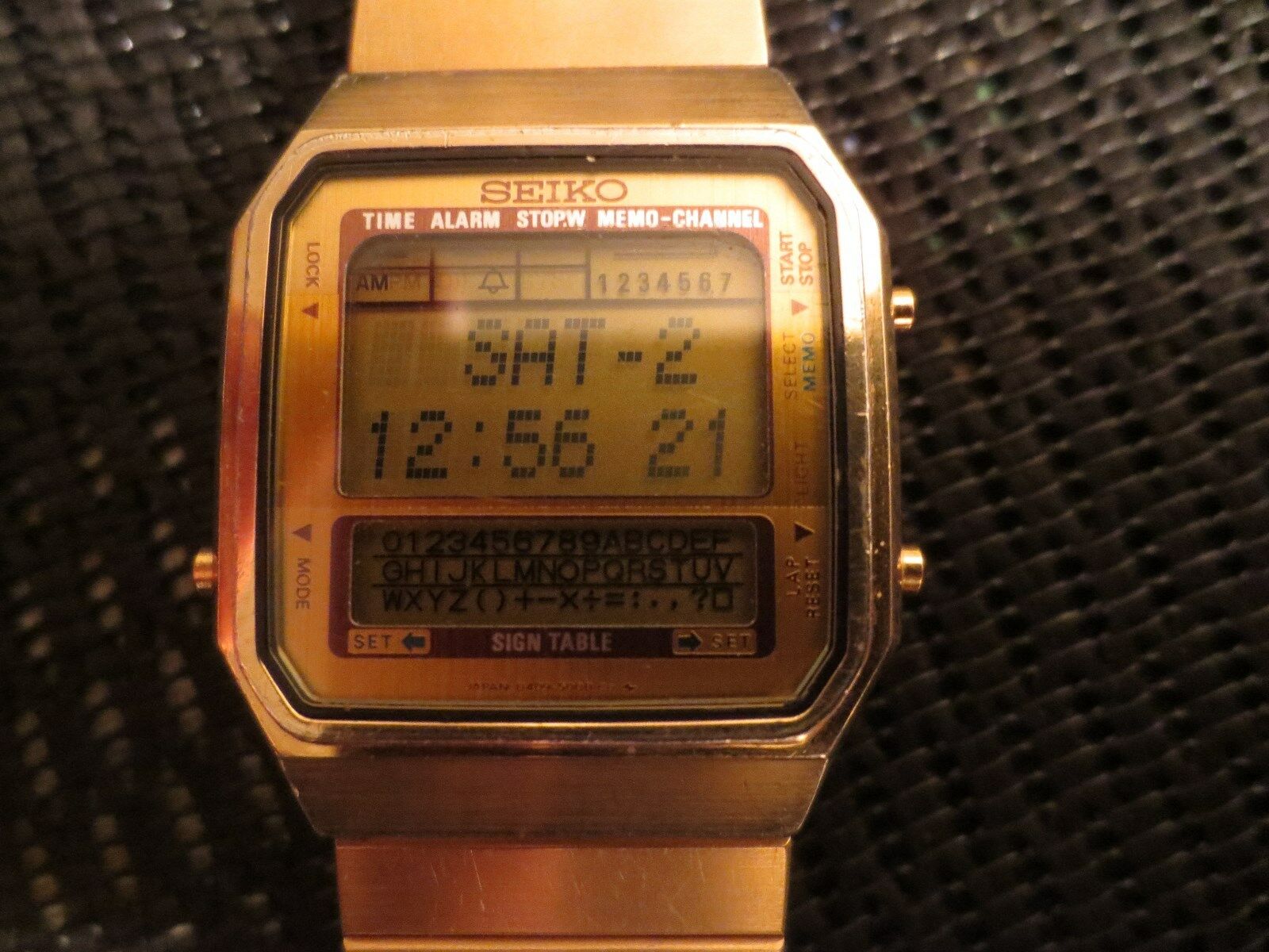 Vintage Seiko D409-5009 Sign Table Memory Vintage 1980's | WatchCharts