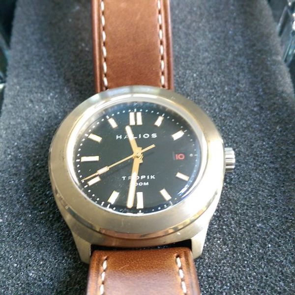 Halios Tropik B with date | WatchCharts