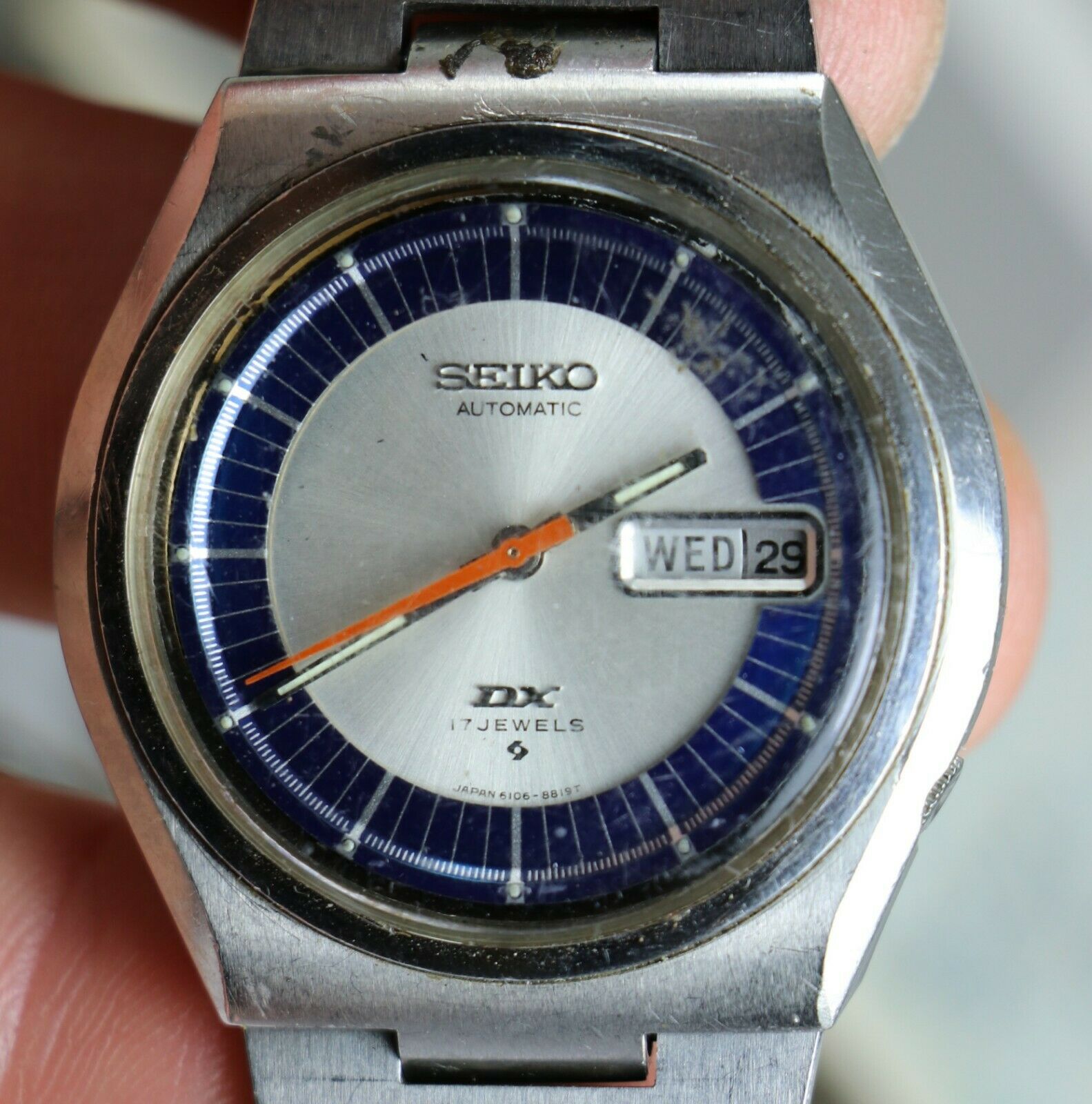 Vintage Seiko DX 17 Jewels 6106-8629 Day Date Automatic S/S Men's Wristwatch | WatchCharts