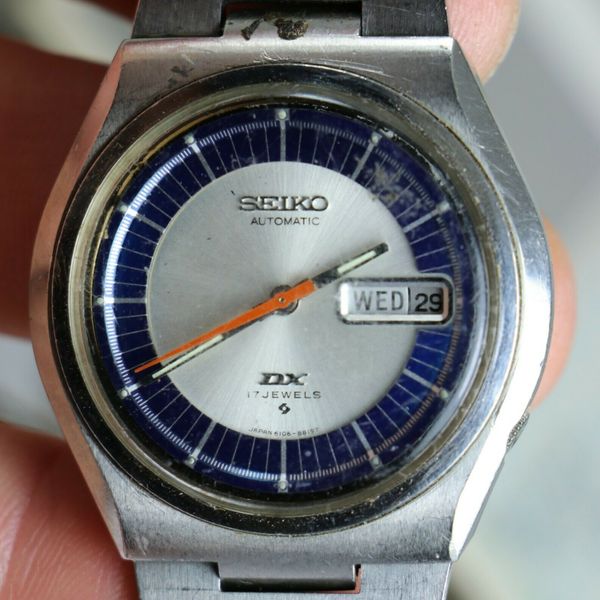 Vintage Seiko DX 17 Jewels 6106-8629 Day Date Automatic S/S Men's Wristwatch | WatchCharts