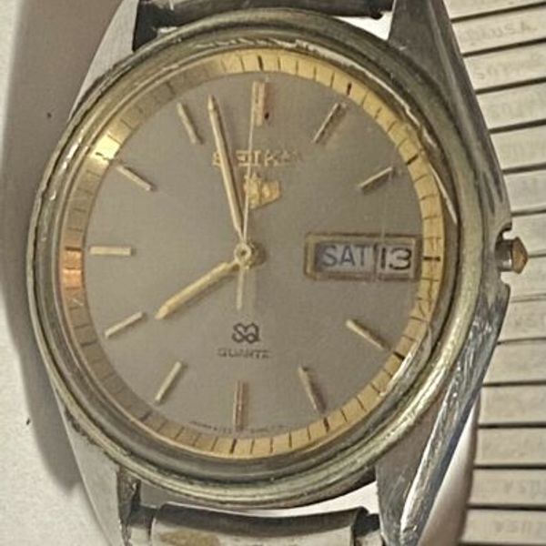 Seiko Mens Running Quartz Watch With Lion Crest 8223-8080 | WatchCharts