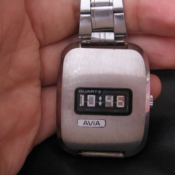 FS: Avia SGT Quartz - The first LCD watch ever made, featuring the rare ...
