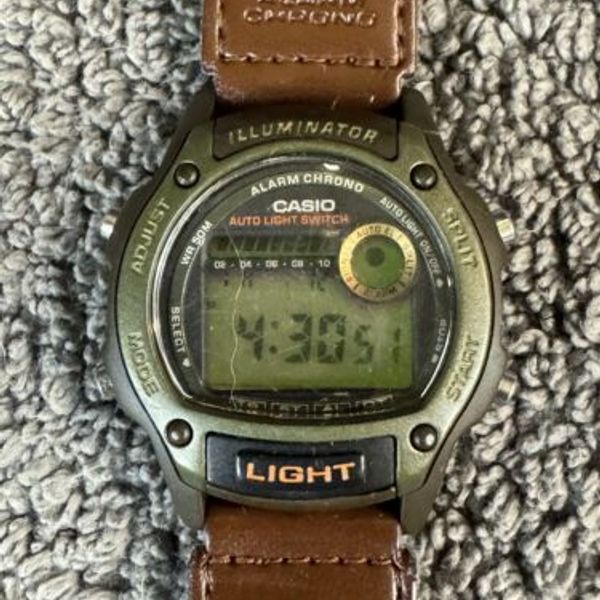 Casio Illuminator Alarm-Chrono Digital Quartz Watch W-94H Auto Light Switch | WatchCharts ...