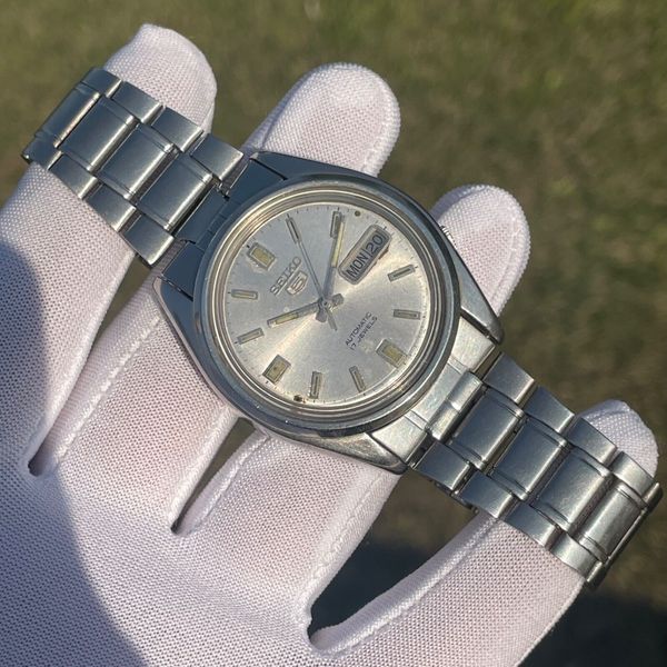 Vintage Seiko 5 Automatic 17 Jewels Made in Japan Mens Watch 7009-876J | WatchCharts Marketplace