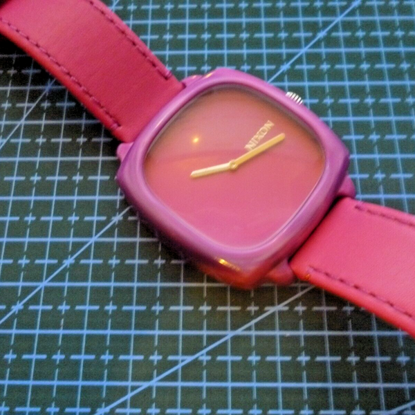 NIXON HOT STEPPER QUARTZ WATCH THE SHUTTER WOMENS LARGE FACE ...