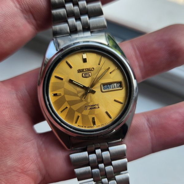 Vintage 1982, GOLD, SEIKO 5 Men's Automatic Day/Date Watch, 7009-3181 | WatchCharts Marketplace