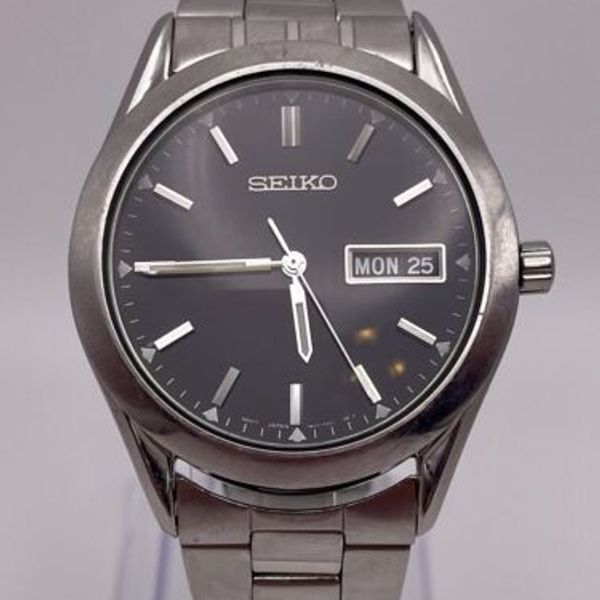 Seiko SUR361 Essentials Menâ s Watch Day / Date 7N43-9070 New Battery ...