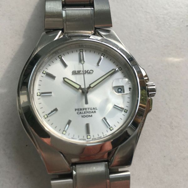 Seiko 8F32 perpetual calendar mens' quartz watch - Spares/Repairs ...