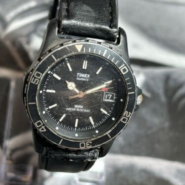 Vintage Menâ s Timex Diver Style Quartz Watch W/ Bidirectional Bezel ...