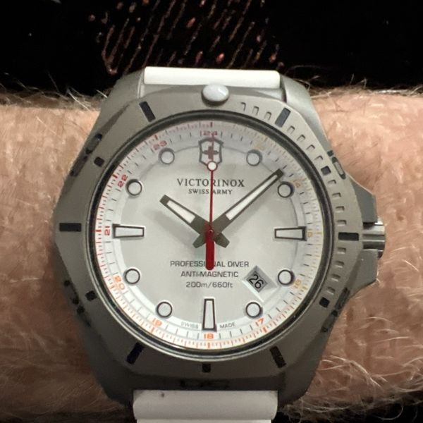 Victorinox INOX 200M Professional Quartz Diver Full Titanium Rare White ...