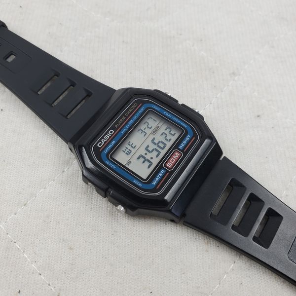 VINTAGE CASIO W-71 ALARM CHRONOGRAPH LITHIUM BLACK ACTION WR 50M MEN'S ...