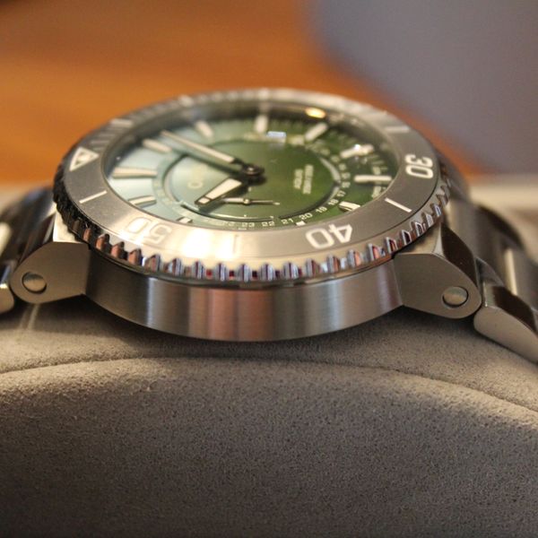 [WTS] Oris Aquis Dat Watt II | WatchCharts Marketplace