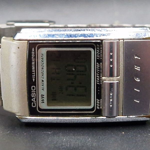 CASIO 'FUTURIST' LA-200 Illuminator Chronograph Unisex Digital Watch c ...