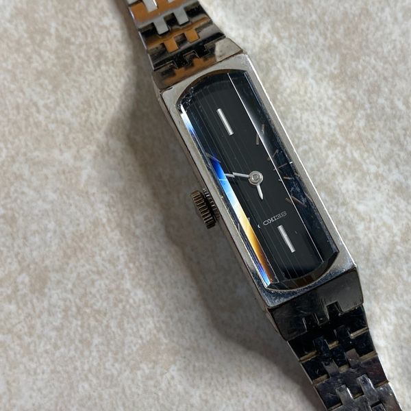 ADV322 Seiko elongated Beautiful Ladies wrist watch non working ...