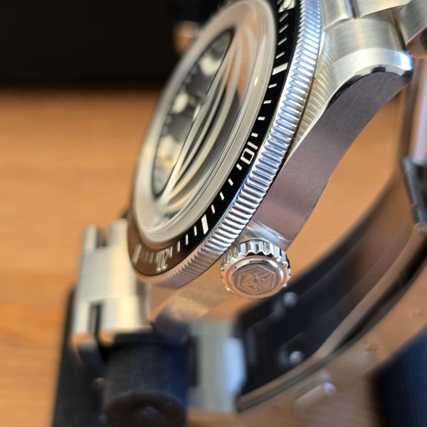 40mm San Martin Diver Watch; Sword Hands, Enamel Dial, "On-The-Fly ...