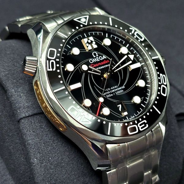 Omega Seamaster Professional 300m, James Bond 007 On Her Majesty’s ...