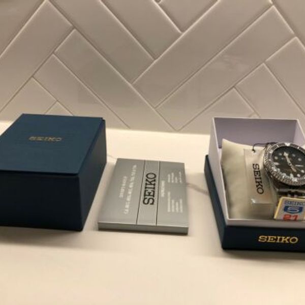 Seiko SKX007K2 - New in Box! Auto, Stainless Band, All Packaging/Tags ...