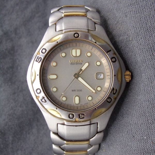 Men's CITIZEN Eco-Drive Solar Powered Diver's Watch - Works Great ...