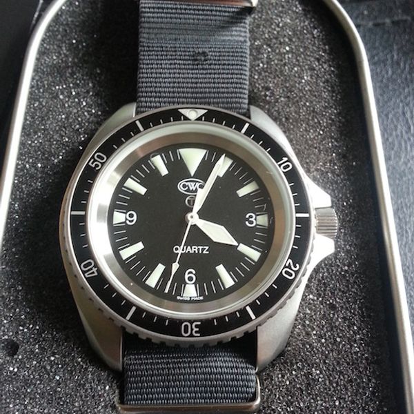 SOLD! CWC Royal Navy Diver Quartz - like new with extra Zulu strap ...
