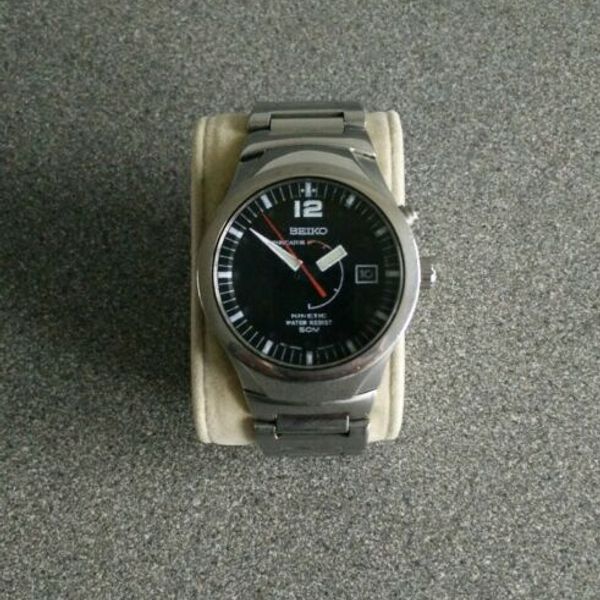 Men's Seiko Power Indicator Kinetic Watch Date Window 50 M Water ...