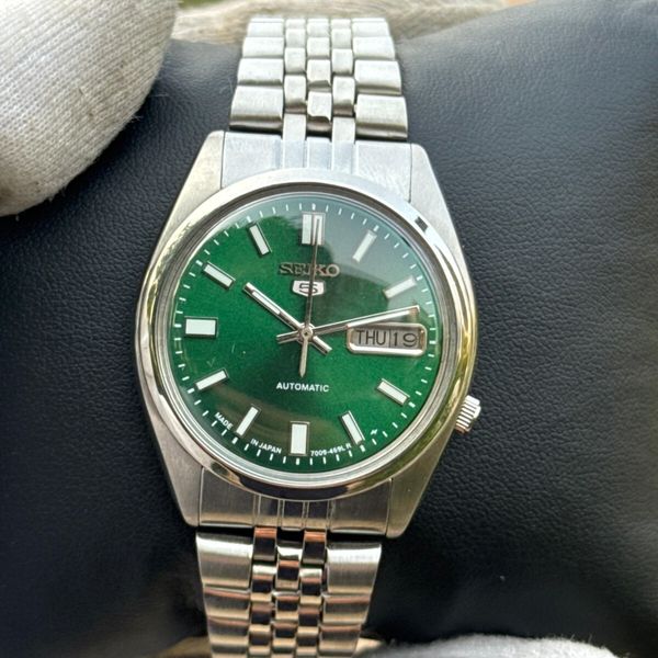 Vintage Seiko 5 Automatic Mens Watch Day/Date 7009 Japan | WatchCharts Marketplace