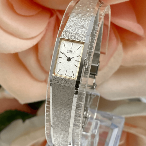 Vintage 80s Seiko Petite Silver-Tone Dress Watch Safety Chain ...