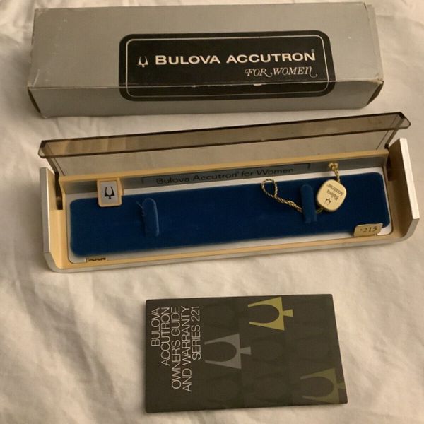 Rare ladies flip-top vintage Bulova Accutron Spaceview 2-piece box set ...