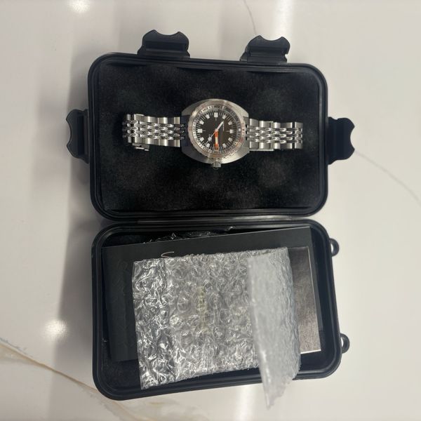 Seestern Sub 600T DOXA Homage Men's Watch (42MM) | WatchCharts Marketplace