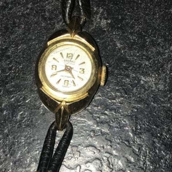 Brenko Ladys Ladies Watch Vintage 17 Jewels Swiss | WatchCharts