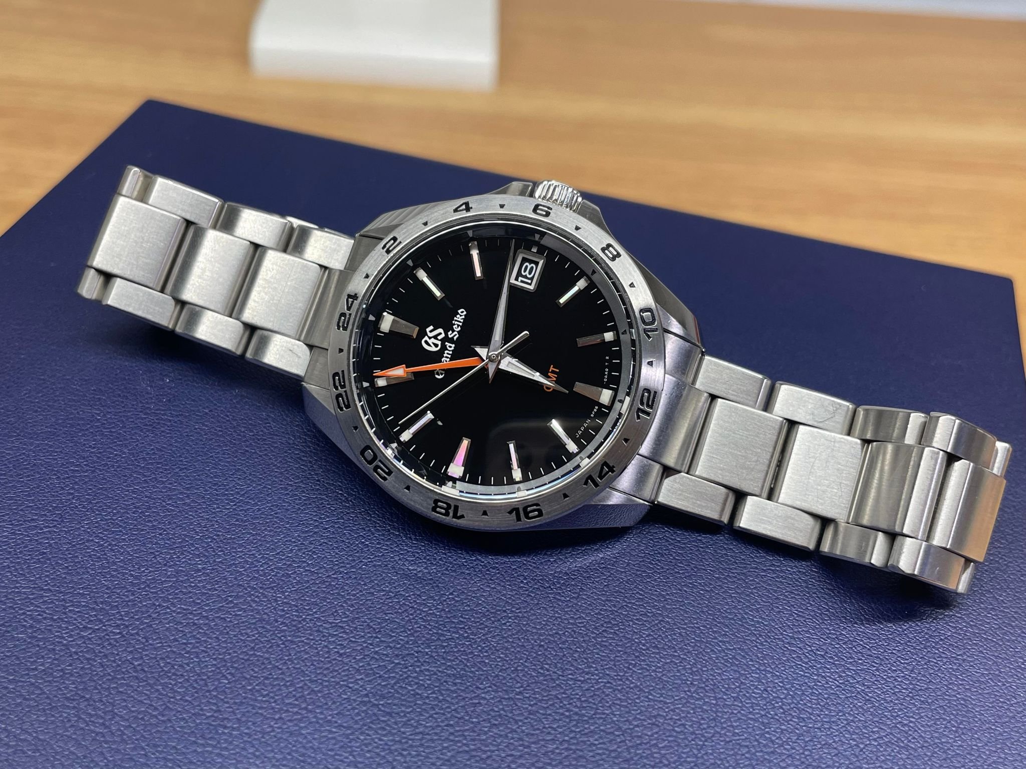 [$2,050 USD] Grand Seiko SGBN003 9F Quartz GMT, Full Kit | WatchCharts