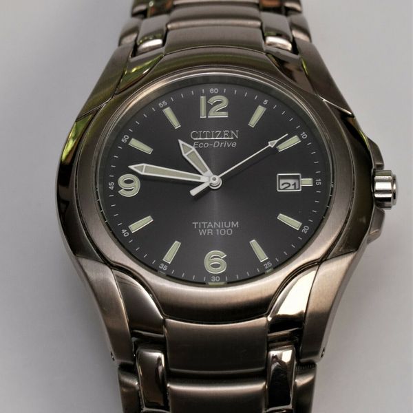 Citizen E-111 Solar Powered Mens Watch Titanium Case & Bracelet ...