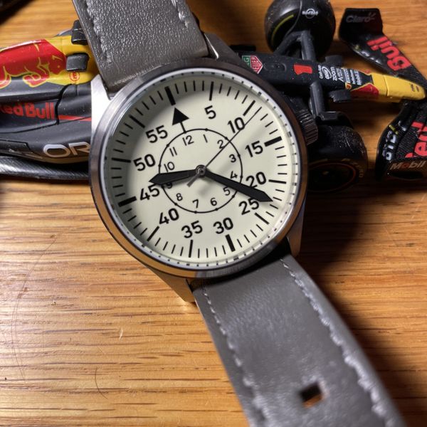 Islander lume dial | WatchCharts Marketplace
