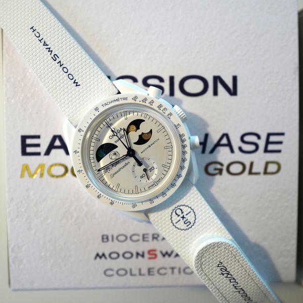 [WTS] Omega x Swatch moonswatch white Moonphase or Earthphase Cold Moon ...