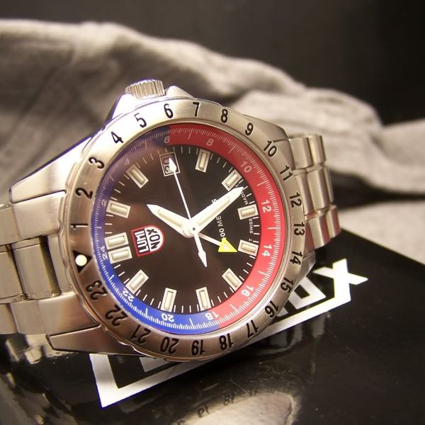 SOLD - Luminox GMT World Traveler model #2004, Tritium tubes, true GMT ...