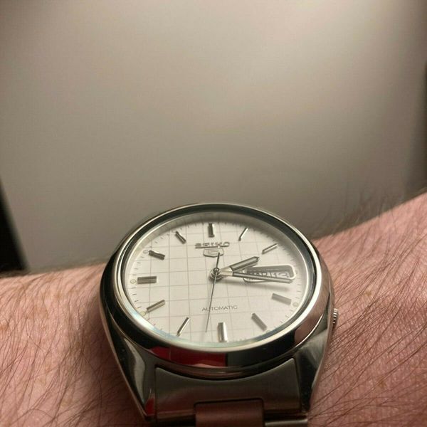 Seiko SNXF05 Worn Once and Bracelet Adjusted - Original Links and Box ...