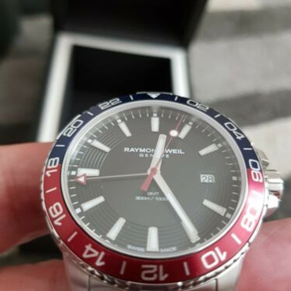 Raymond Weil Tango 300 Divers Watch 8280 -ST3-20001 | WatchCharts ...