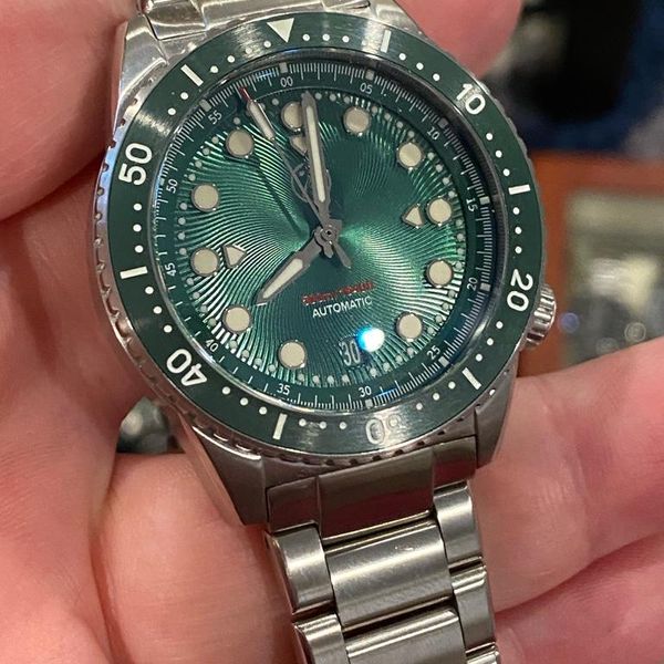 FS: ZELOS MAKO V2 EMERALD GREEN W/ BRACELET $450 | WatchCharts Marketplace